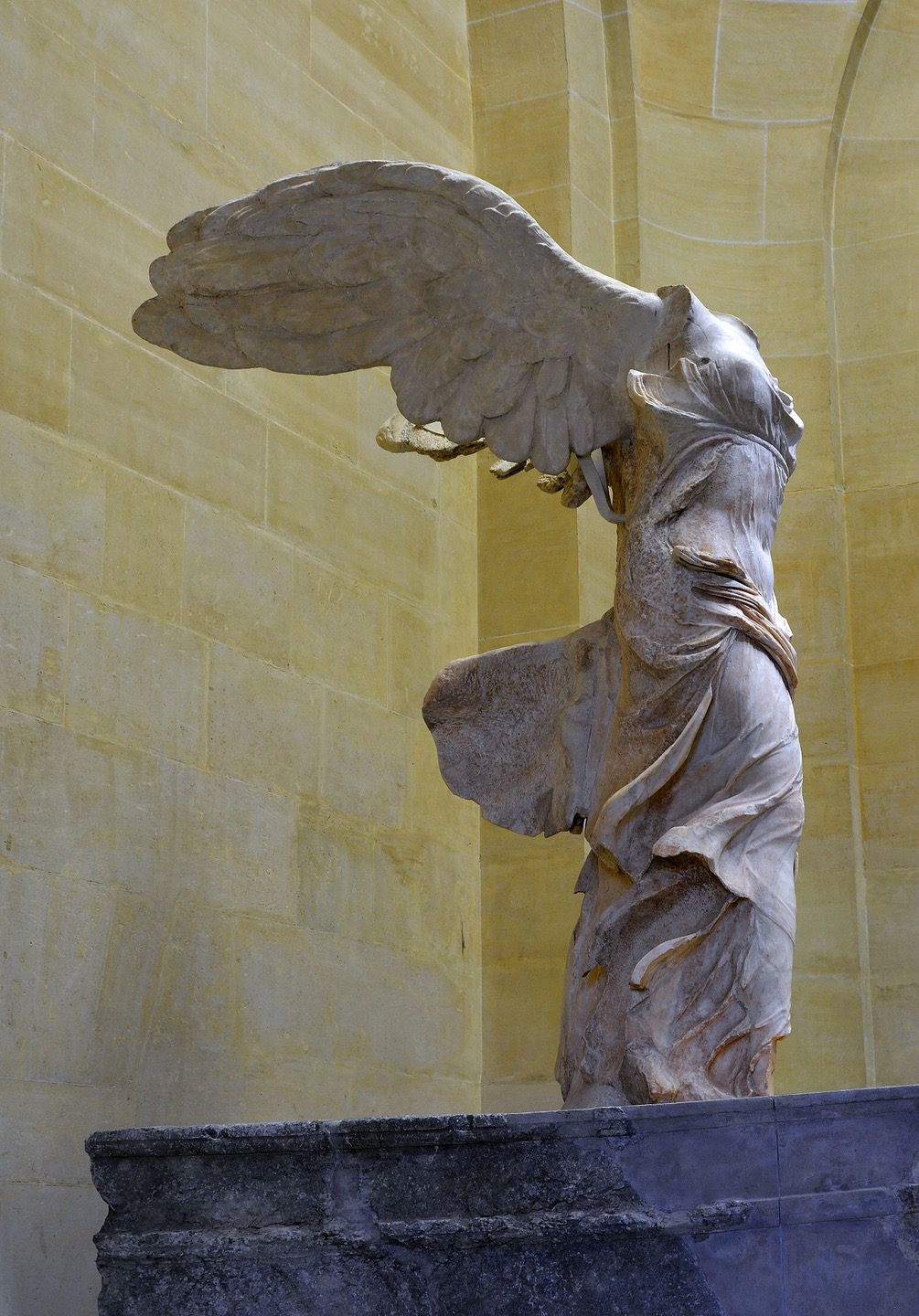 LA NIKE DI SAMOTRACIA , 200 -180 A.C , AUTORE PITOCRITO