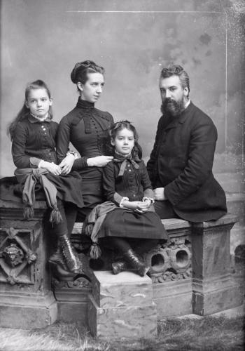 In 1885 the Bell family poses for a photo. Alexander's two daughters ...