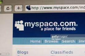 Nacen MySpace, LinkedIn y Facebook, aunque la fecha de esta última no ...