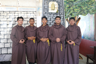 Ang prayle o f raile ay malulupit sa mga Pilipino noon. Sa aklat ng El ...