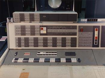 CTSS ( Compatible Time-Sharing System) - 1961