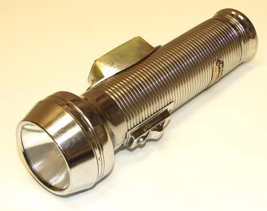 http://www.flashlightmuseum.com/Rayovac-Flashlight-2-Cell-Sportsman ...