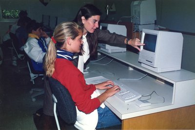 MAC SE Lab 1987https://www.pcworld.com/article/2972895/9-awesome-photos ...