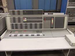 1961 - O CTSS (Compatible Time Sharing System)