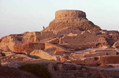 The citadel was built on an artificial platform higher than the Lower Town.