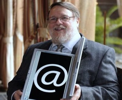 Ray Tomlinson, creador del correo electronico