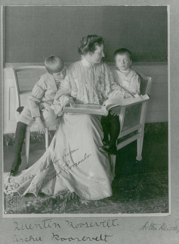 Image 6 . First Lady Edith Roosevelt reading to her sons, Archie and ...