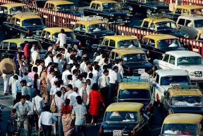 Alain Evrard. "Rush Hour in Mumbai." Britannica ImageQuest. Web