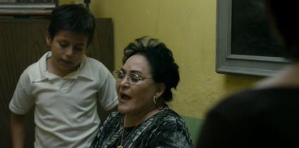 Carlitos trabajo con una mujer se llama Carmen, y ella trabaja en ...