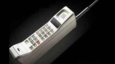 Década de 1980: Se lanzan los primeros teléfonos celulares comerciales ...