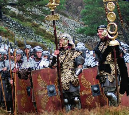 Esercito romano portante in battaglia le insegne(dal lat. Insigna)