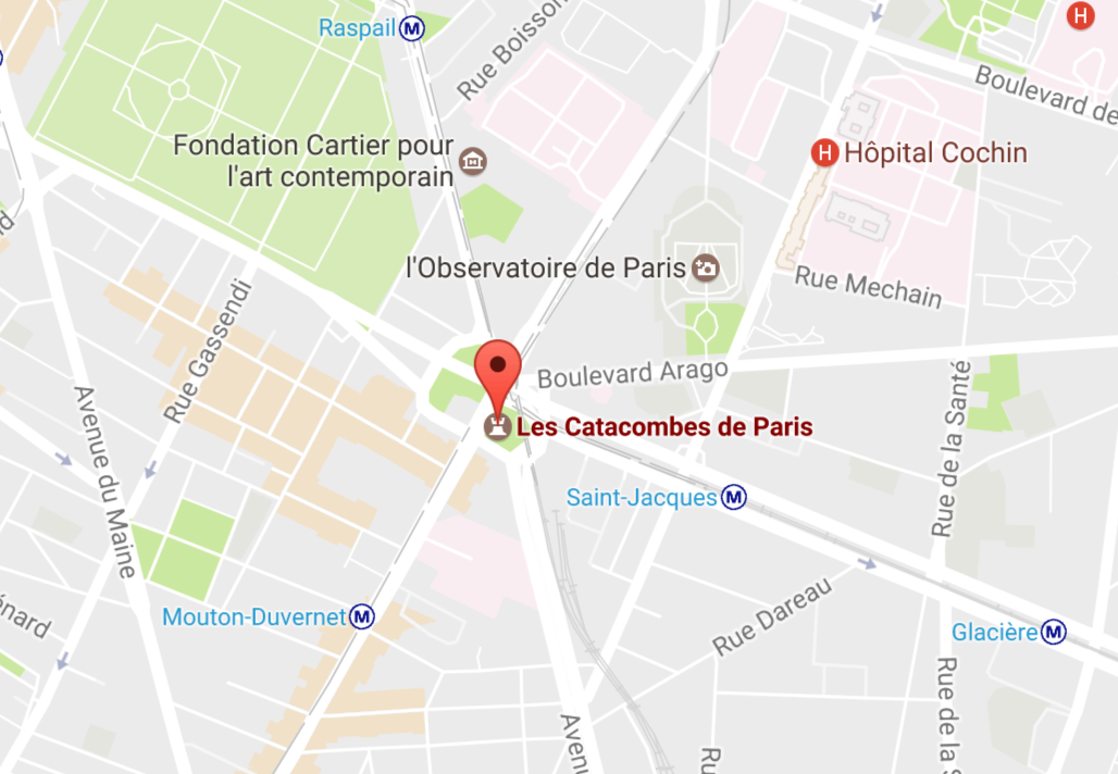 Aujourd'hui, la seule façon légale de visiter les catacombes de Paris ...