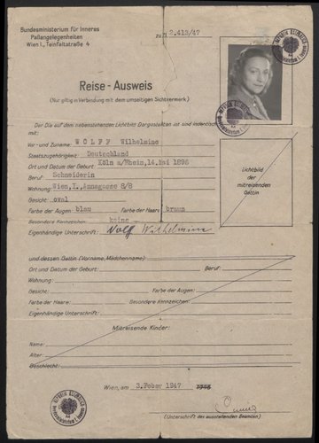 Lilli Wolff moved to the U.S in 1947