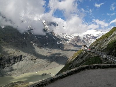 Gleccser a magashegységben