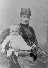 Schrödinger as a baby with his mother Georgie