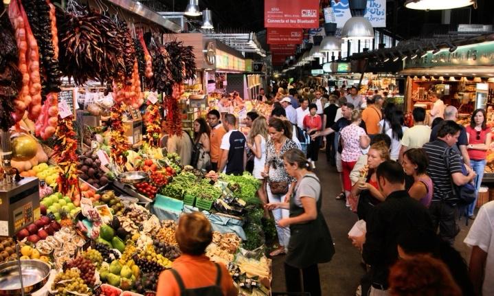Many of Spain's marketplaces of today resemble the market places of ...