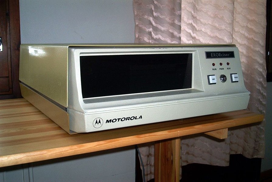 1974 -Motorola 6800