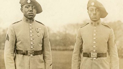 Soldiers of the 369th Infantry Regiment (Harlem Hellfighters) in French ...