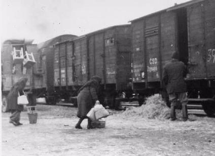 April 18, 1944- The Jews of Somorja are deported to a ghetto in Nagymagyar.