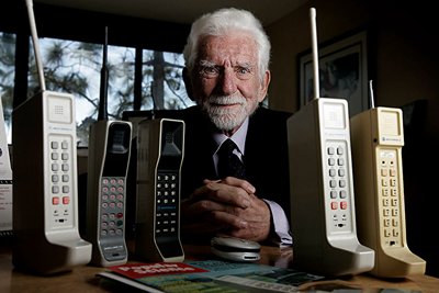 1980s → Popularización de la telefonía celular en varios países.