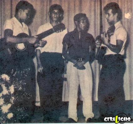 1957- Tim Maia cria o grupo vocal ''Os Sputniks''