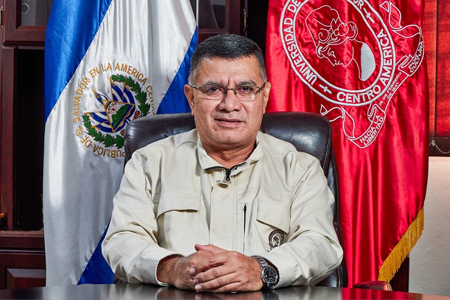 13 de octubre de 2023. Juan Rosa Quintanilla fue nombrado rector de la ...