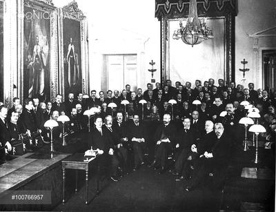 Provisional Government, YooniqImages