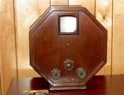 •1928 • el primer televisor mecánico que usaba una tecnología de disco ...