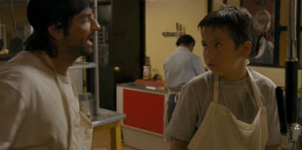 Enrique y Carlos van a Arizona, y comenzan a trabajar en un restaurante ...