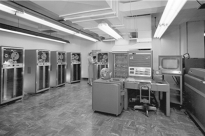 https://en.wikipedia.org/wiki/File:Ibm704.gif