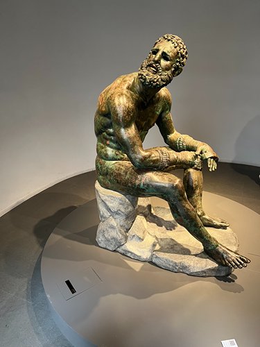 Source: (Image taken by Luigui Equihua) "An image of Apollonius' Boxer ...