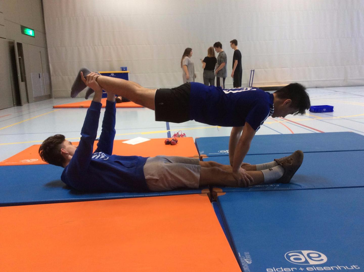 Ces quelques cours nous ont beaucoup appris au niveau de la sécurité et ...