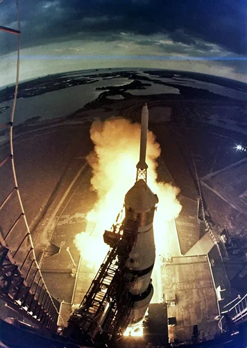 The Apollo 14 shuttle was launched on ( January 31, 1971 ). At the Kennedy Space Center , and ...