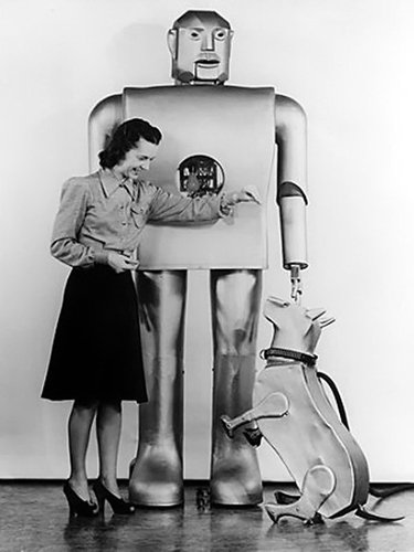 In 1939 Westinghouse made a Elektro robot that responds to voice ...