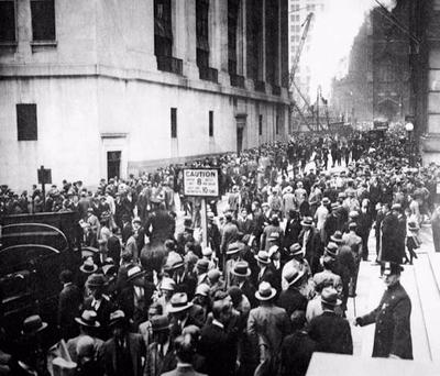 Crowds gathering outside of the New York Stock Exchange after the stock ...