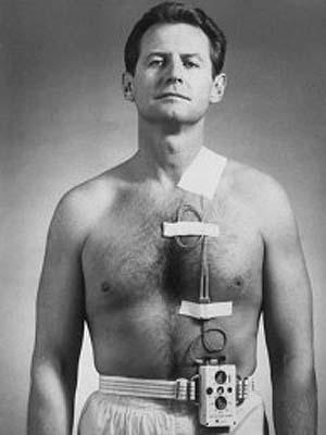 1957 , marcapasos externo de Earl Bakken , en este se pueden regular ...