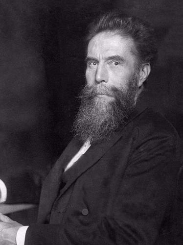 1895: Wilhelm Roentgen