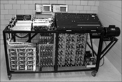 el Z3, primera máquina completamente operativa usando relés. 1944 ENIAC ...