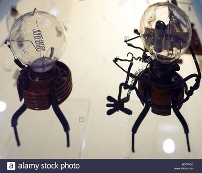 PRIMER DIODO DE "TUBO VACÍO"