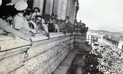 Armas speaks to his fellow coup members in the Palace after the ...