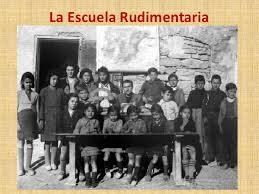 1912 se establecen las escuelas de instrucción rudimentaria