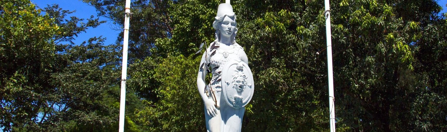 Estatua Minerva [Fotografía], por Revista El Universitario, 2021, https ...