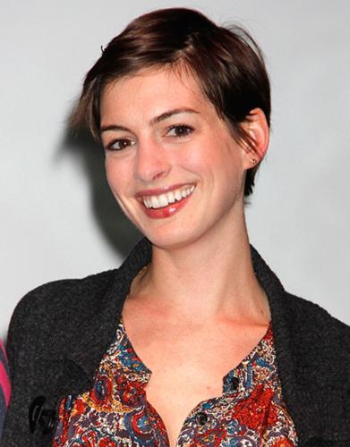 Anne Hathaway (Fantine)