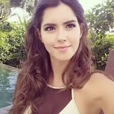 Jobe Laura ： the youngest girl in her family， 15 years old