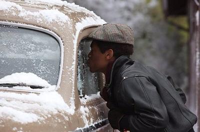 Byron gets his lips stuck on the window.