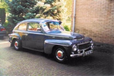 1927, la marca VOLVO produce su primer coche, el modelo P4, un éxito.