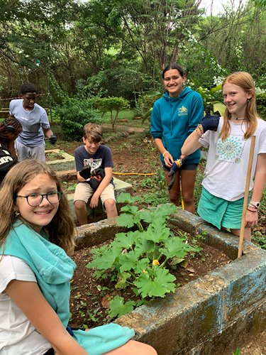 L-R:Anais (M2), Maddox(M1), Nadia(M3), Sabine(M2)