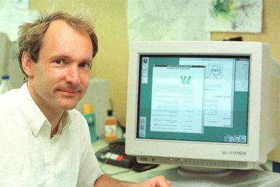 1991 : Tim Berners Lee, crea la Word Wide Web mas conocida como WWW.