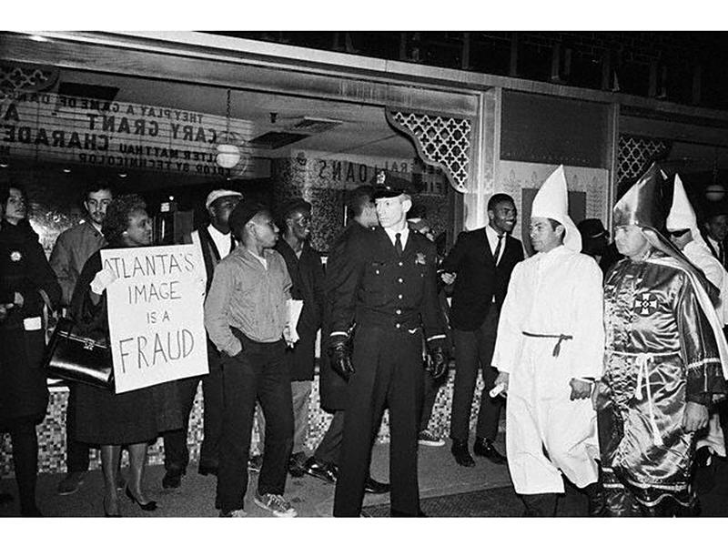 in 1960 GAgovenor Ernest Vandiver Jr. forced to decide between closing ...