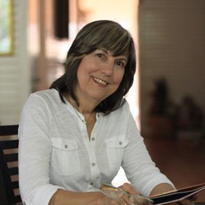 Georgina Lázaro León es una escritora y poetisa puertorriqueña ...